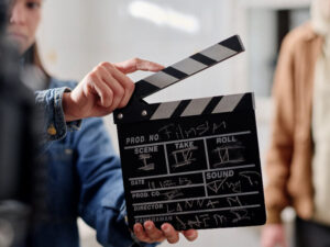 Cineasta: o que faz, quanto ganha e muito mais sobre a carreira